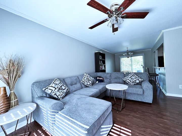Walking Distance To Battery. - Smyrna, GA