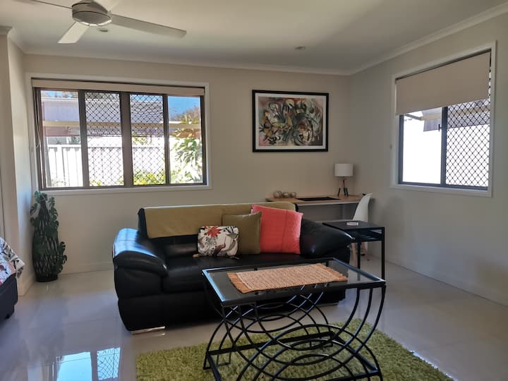 Woorim`s Tropical Hideaway - Bribie Island