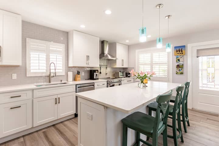 Private Room 3 Miles From Beach For Females - Jupiter, FL