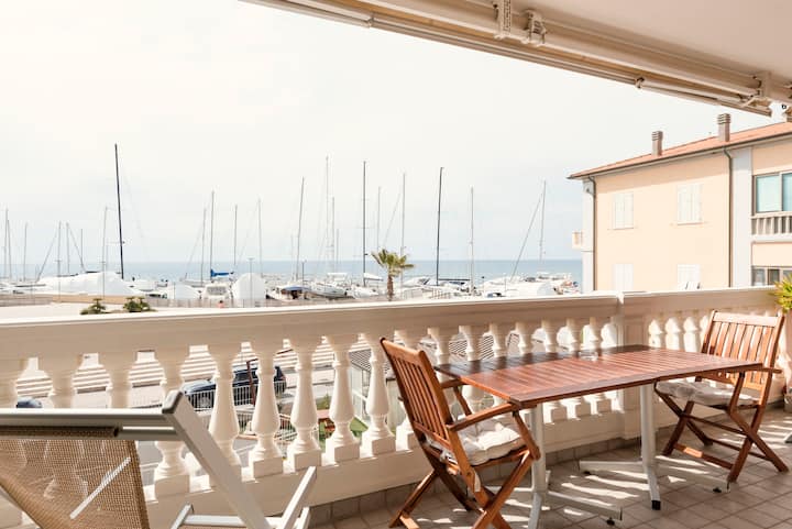 Seafront 2 Bedrooms Apartment + Indoor Pool - San Vincenzo
