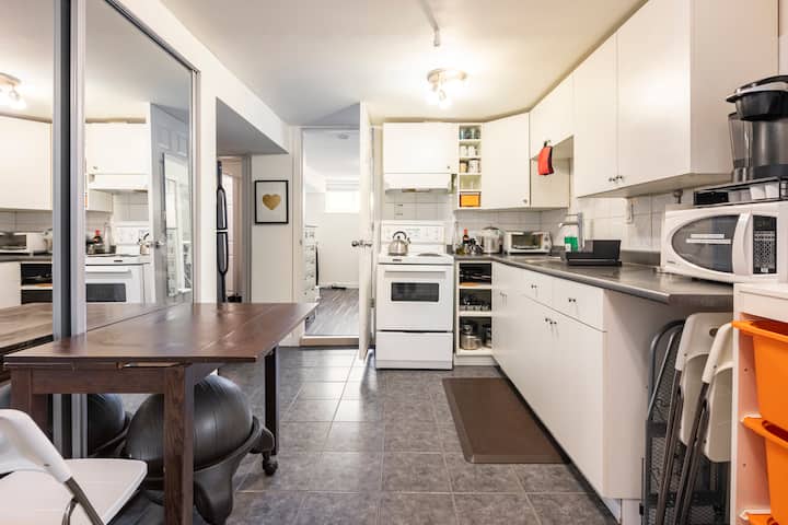 Stylish Minimalist Double Bedroom - Vancouver