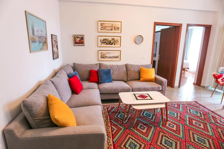 Tirana Views Apartment - Comfy & Spacious - Tirana