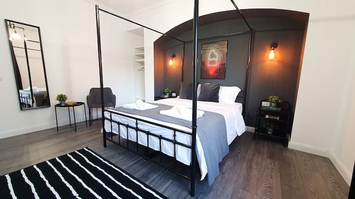 Modern 2 Bedroom Apartment Old City Bucharest - Bucharest