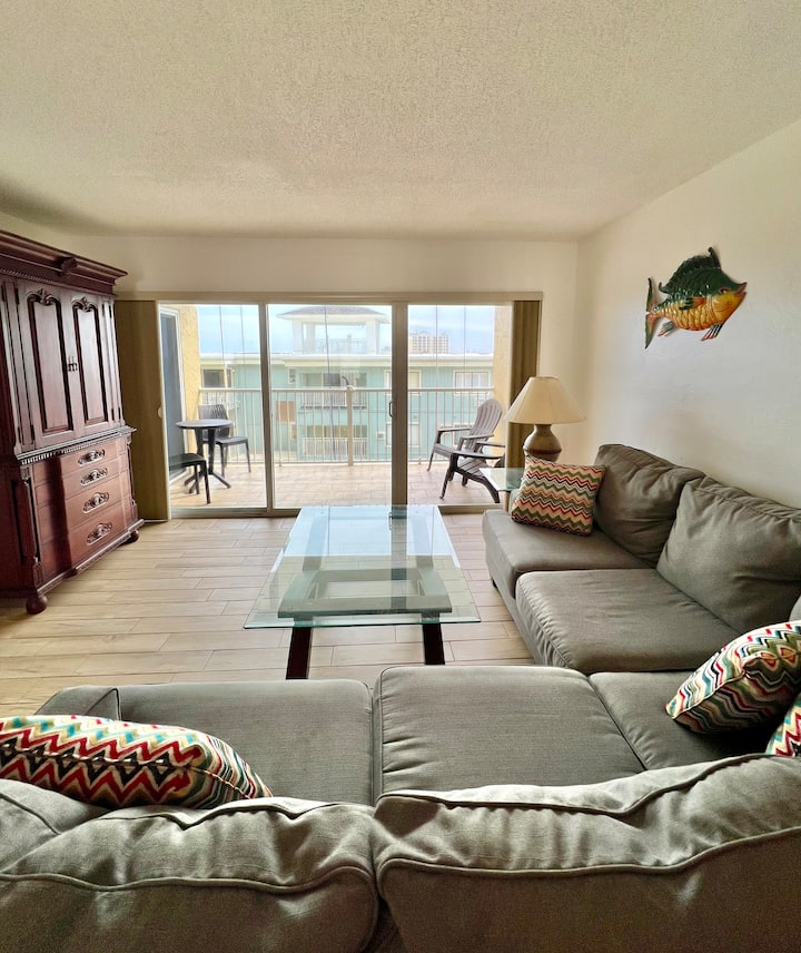 Ocean Front Condo In New Smyrna Beach - New Smyrna Beach, FL