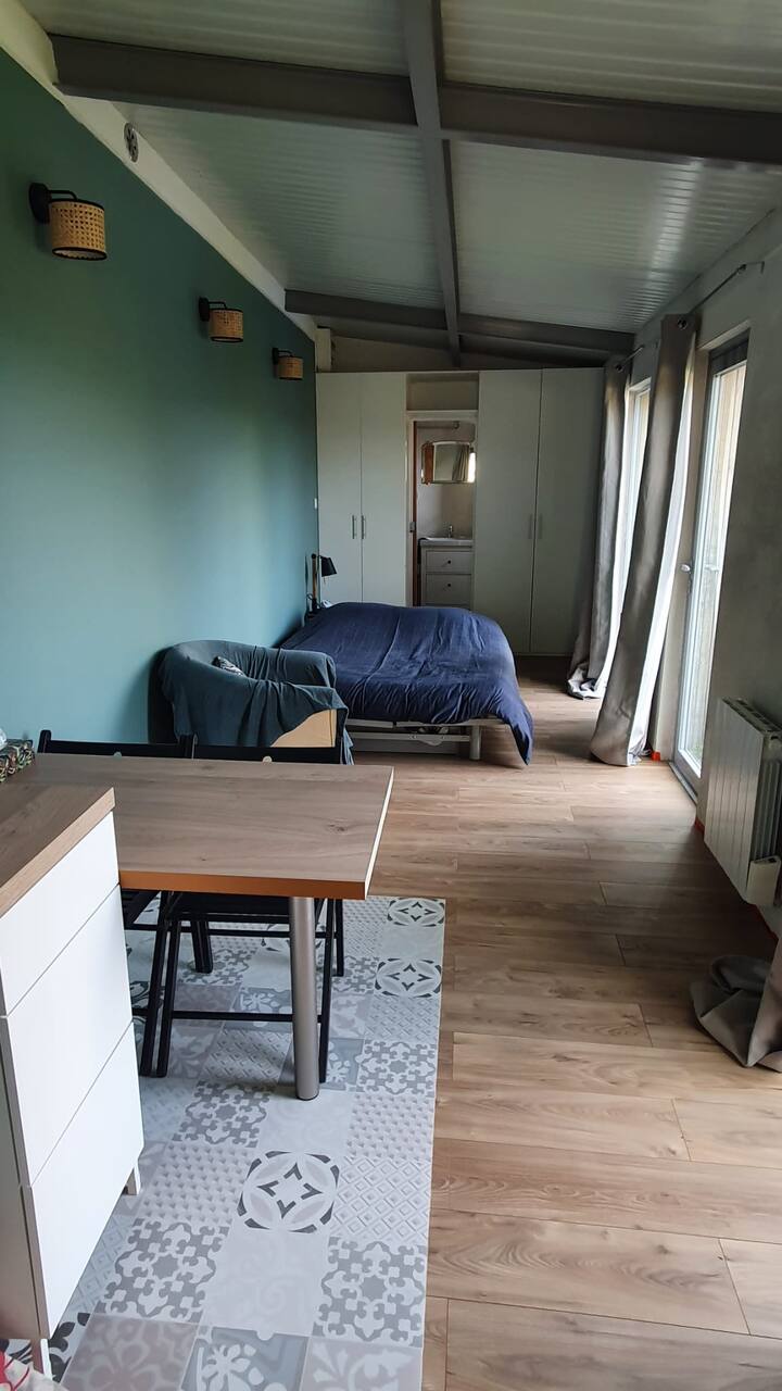 Cabane Au Milieu Du Jardin - Angoulême