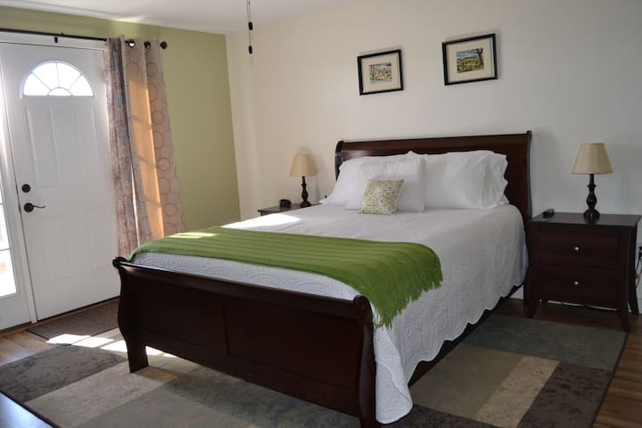 Gipfel Suite - Hermann, MO