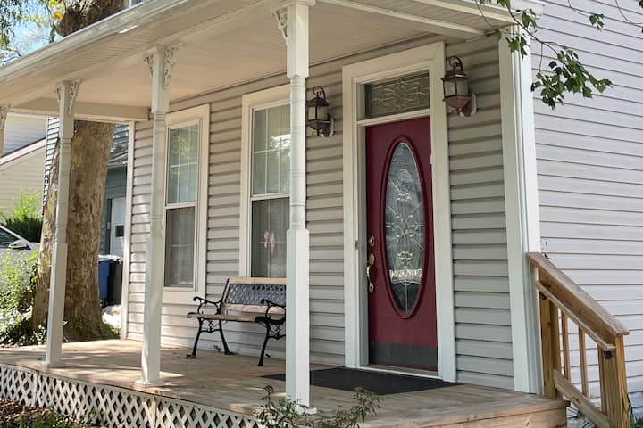 Entire Home Just Blocks From Downtown Annapolis - Annapolis, MD