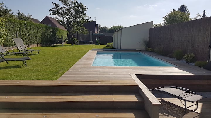 Maison Avec Jardin Et Piscine à Proximité De Lille - France