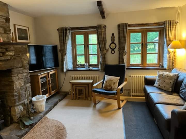 Beautiful 4 Bedroom Cottage, Cwmbach Farm - Abergavenny