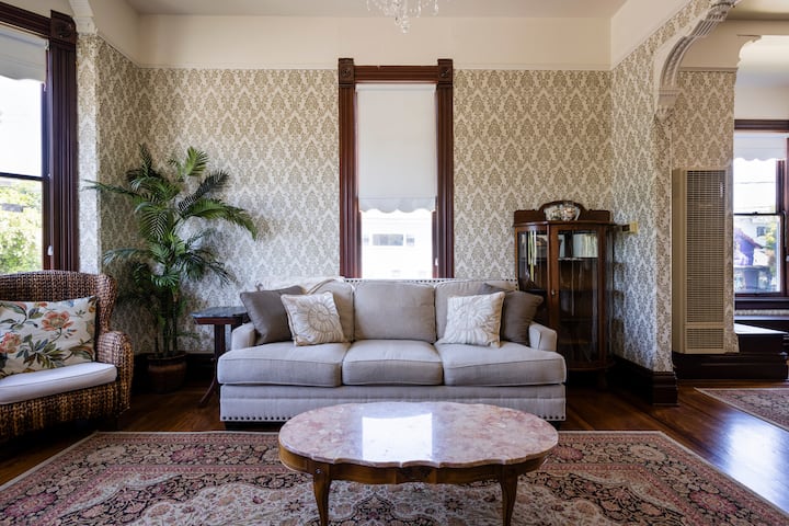 Victorian By The Sea - Santa Cruz, CA