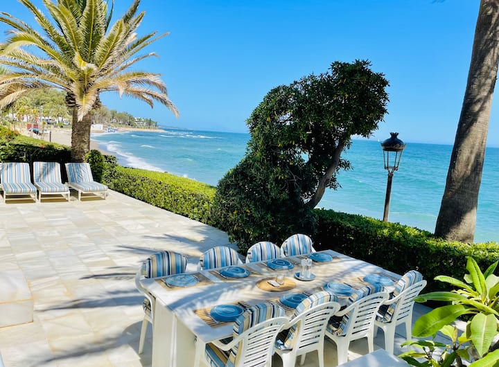 Stylish Beach-front Villa In Exclusive Oasis Club - Marbella