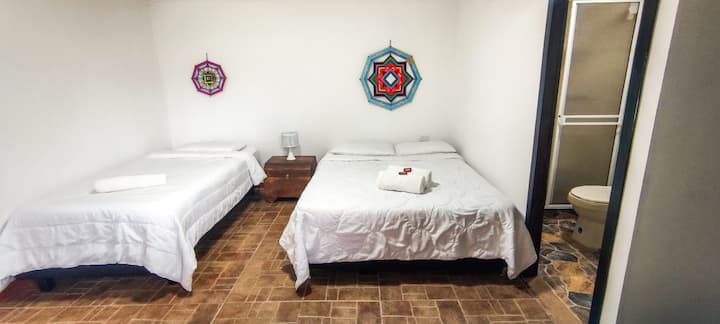 Habitación Triple Matrimonial Y Sencilla - Salento, Colombia