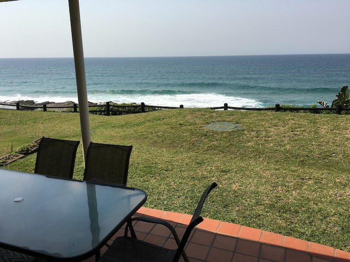 Beach Front Apartment With Stunning Sea Views - Dolphin Coast