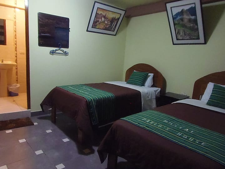 H2t Habitación Triple Con Baño Privado (2 Camas) - Aguas Calientes