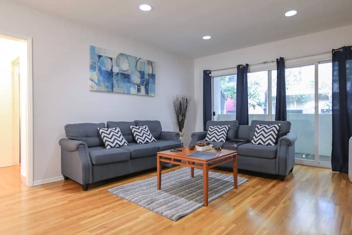 Cozy Stay 2ba2br Close To Beverly Center - Beverly Hills, CA