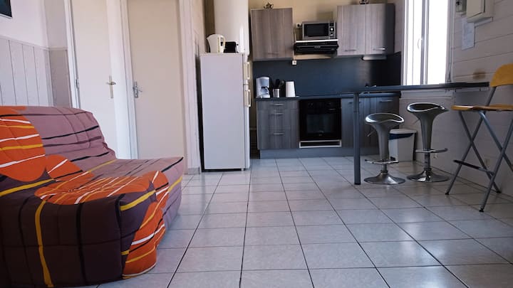 Aire Sur L'adour , Lumineux T2 Meublé Avec Balcon - Aire-sur-l'Adour