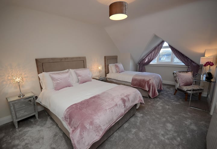 Spotless, Warm, Modern, Quiet, Townhouse, Galway. - Claregalway
