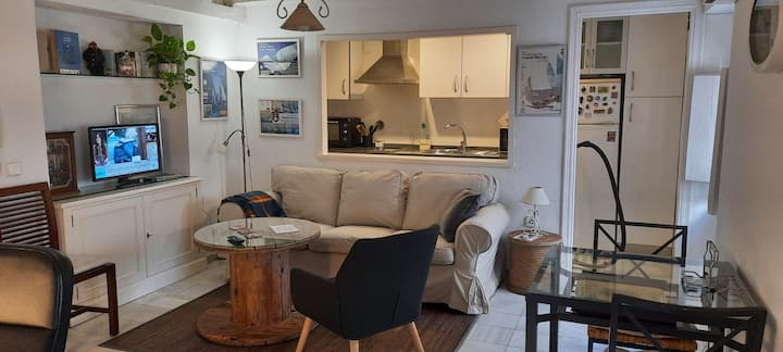 Apartamento En Pleno Centro Del Casco Antiguo - Cádiz