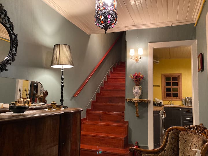 Cozy 4bd 2 Story House In Beyoglu - Istanbul