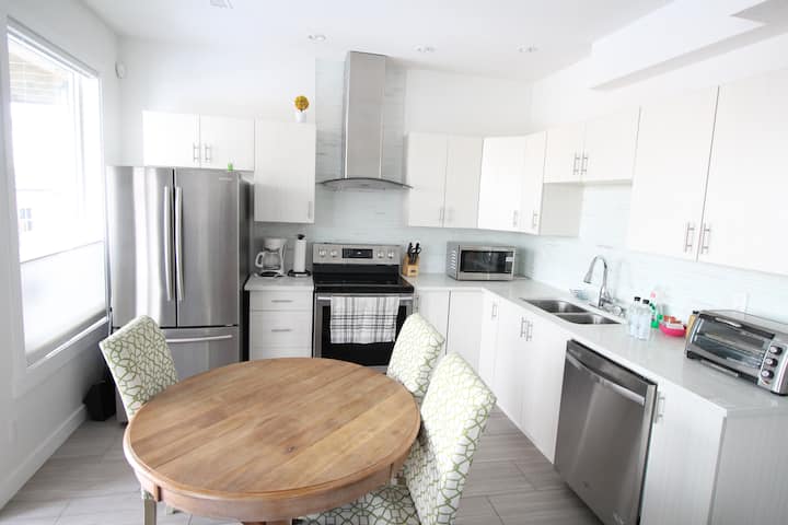 Bright Walkout | Office | Private | Chaparral Se - Calgary