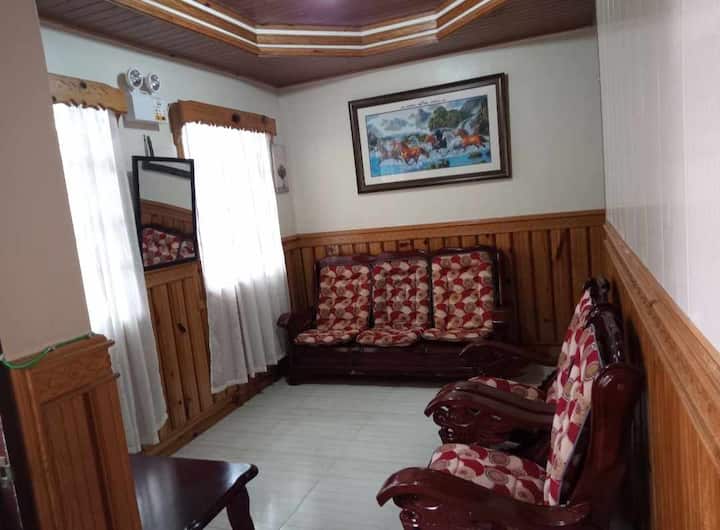 Jonz Place Vacation Home - La Trinidad