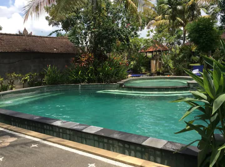 Beji Corner Room 3 + Ac, Fan, Terrace, Pool - Ubud