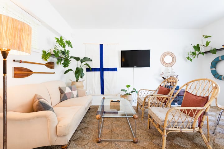 Super Central 1br Flat In The Heart Of Green Point - Cape Town