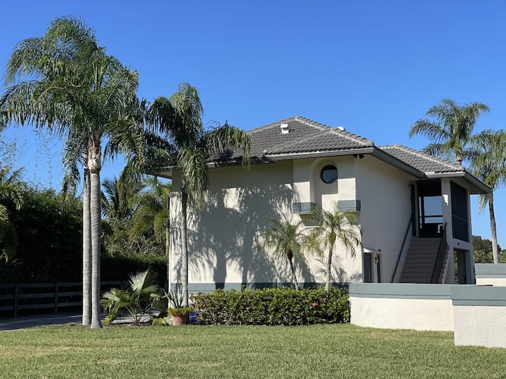 Private Guest Cottage; 2nd Floor 1/1, Full Kitchen - Delray Beach, FL