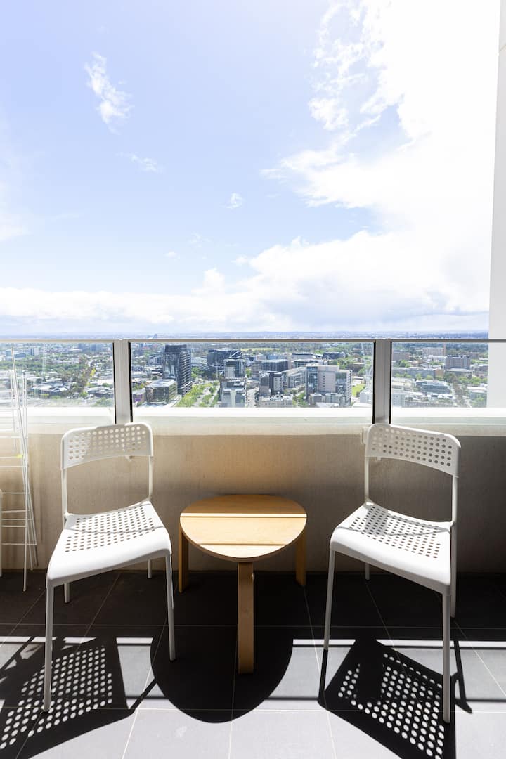Light, Elevated Living Near Queen Victoria Market - Melbourne