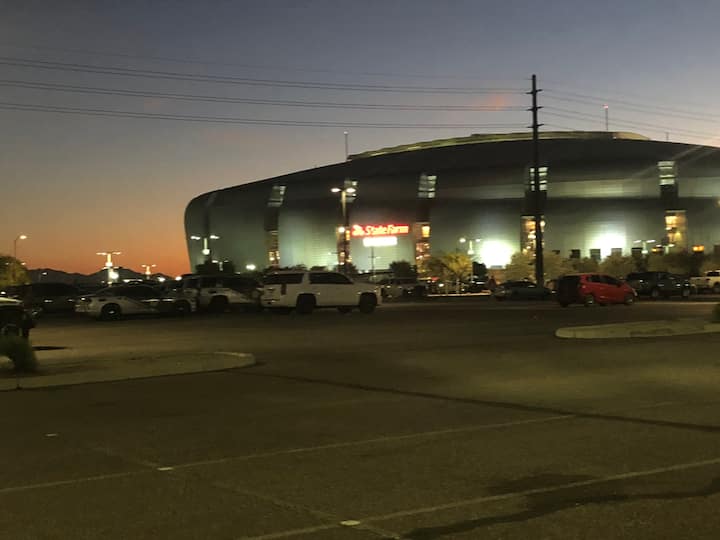 Walking Distance To State Farm Stadium & Westgate - Glendale, AZ