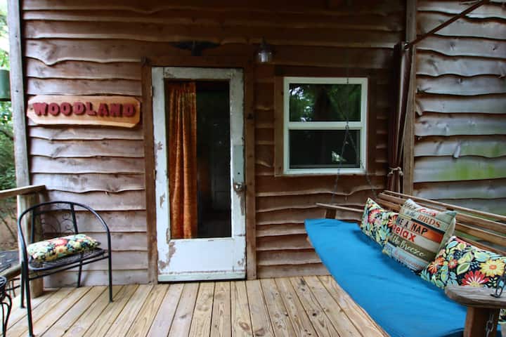 Romantic Woodland Cottage @ Scenic Hill Retreat - Brenham, TX