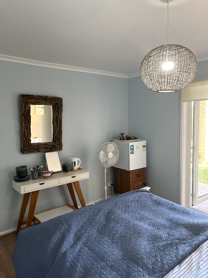 Contemporary And Modern Private Room With Ensuite - Canberra