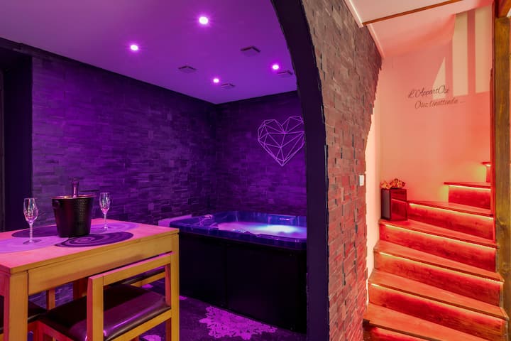 L'appartosé, Triplex Jacuzzi, Chambres à Thèmes - Aix-les-Bains