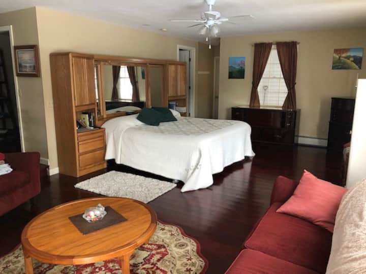 Mother In Law Unit In Dalton - Pontoosuc Lake, MA