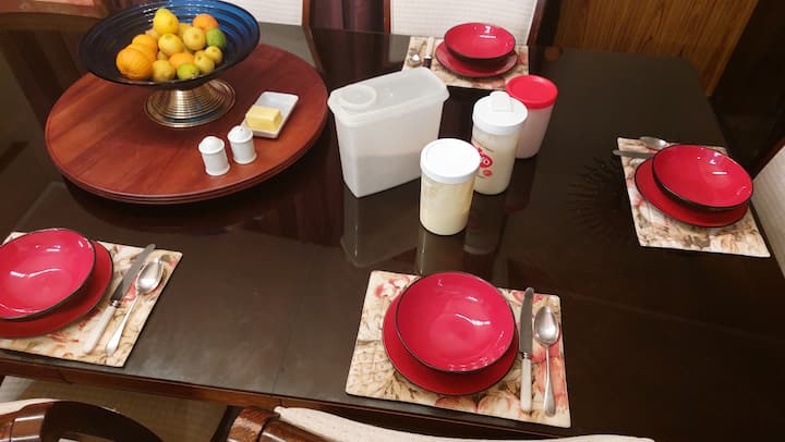 3 Couple's Retreat With Homemade Breakfast - タウポ