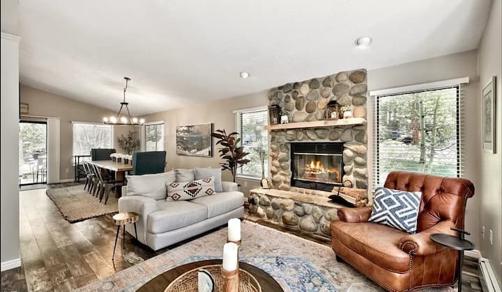 Spacious Yet Cozy 4bd Rustic Mountain Home - Incline Village
