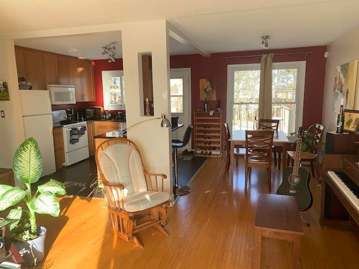 Furnished 2 Bedroom Home Plus Office - Belleville