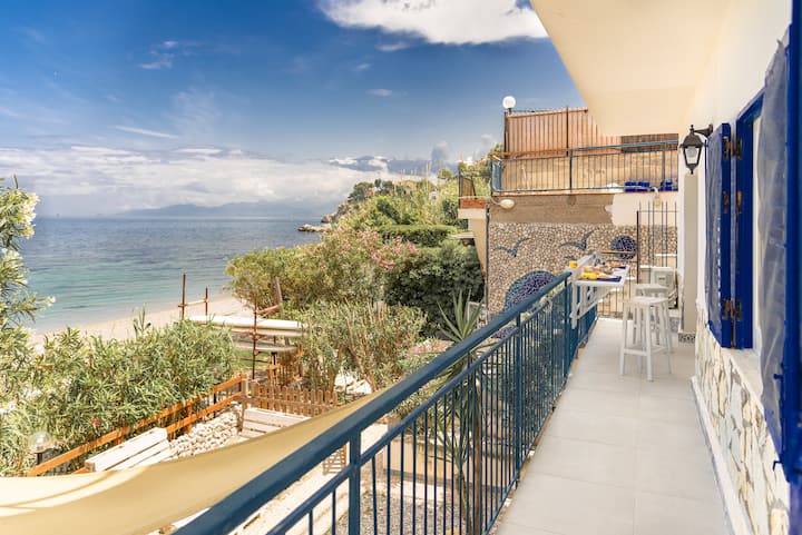 Beachfront House With Pool By Lisca Bianca Rental - Santa Flavia