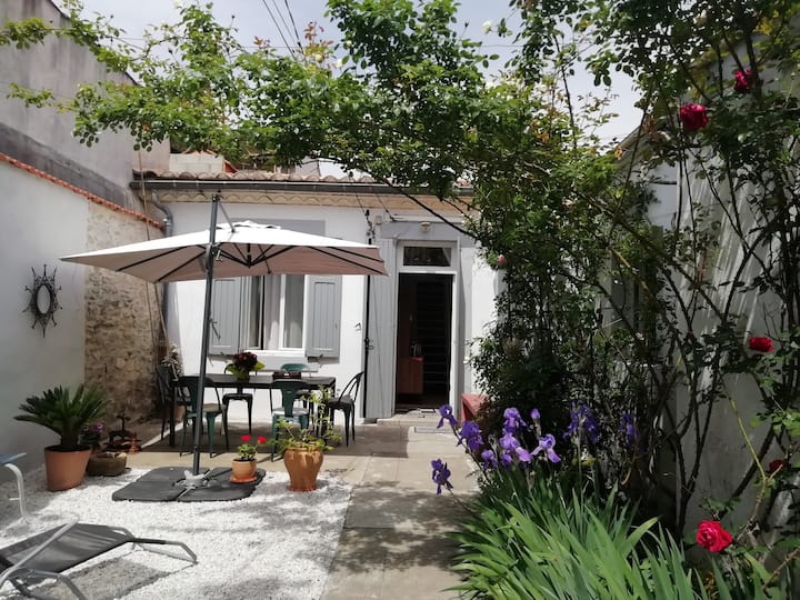 Maison De Charme Avec Patio. - Nimes