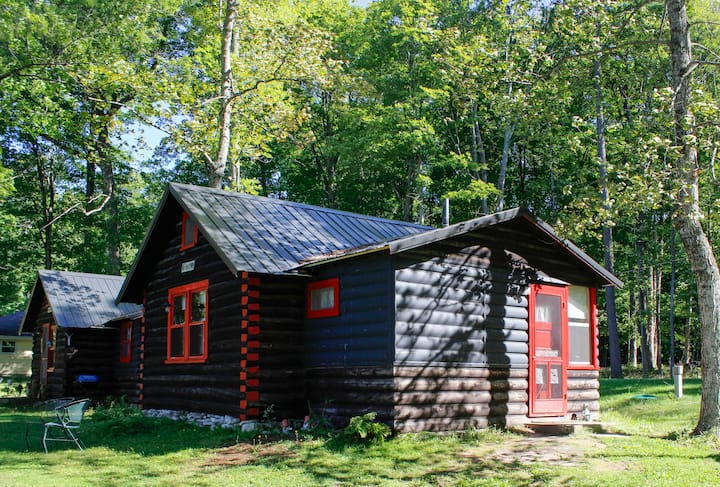 Nan-cess-o-wee - Hovey's Bear Trap - Indian Lake - Indian Lake State Park, Manistique