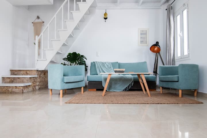 White Wave Villa, 3min Walk From Beach - Santorini