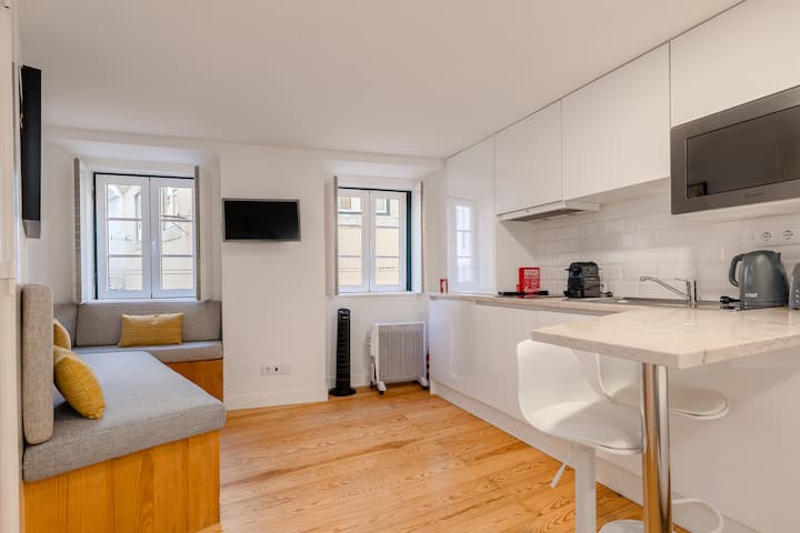 Lisbon Studio In Traditional Street - Barreiro