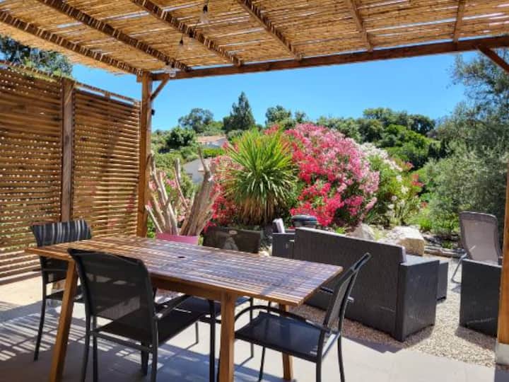 Porticcio F2 Climatisé Tout Confort Petite Vue Mer - Corse-du-Sud