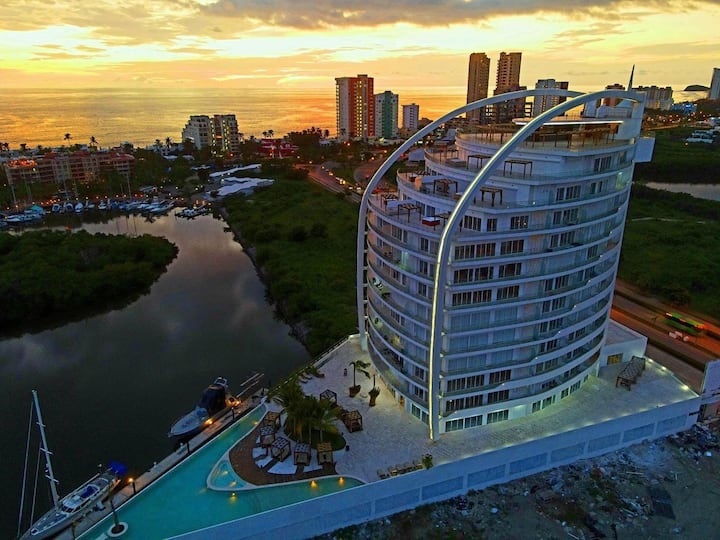Suite In Marina | 2br | Balcony & Pool - Mazatlán