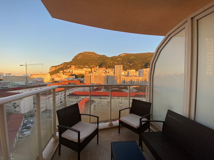 Modern Apartment With Beautiful Views Of The Rock - Gibraltar