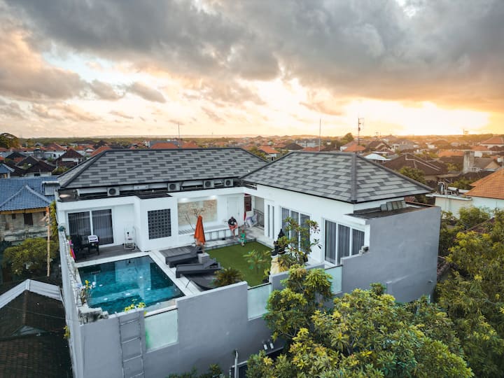 Bali Quad Green Residence 1 Br Luxury Apartment - Sanur