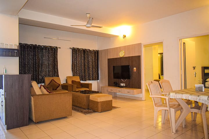 City Center Apartments - 4bhk Ac Service Apartment - Chikmagalur
