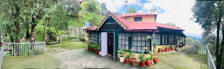 Heritage Bunglow Amidst Forest, Doon Valley View. - Mussoorie