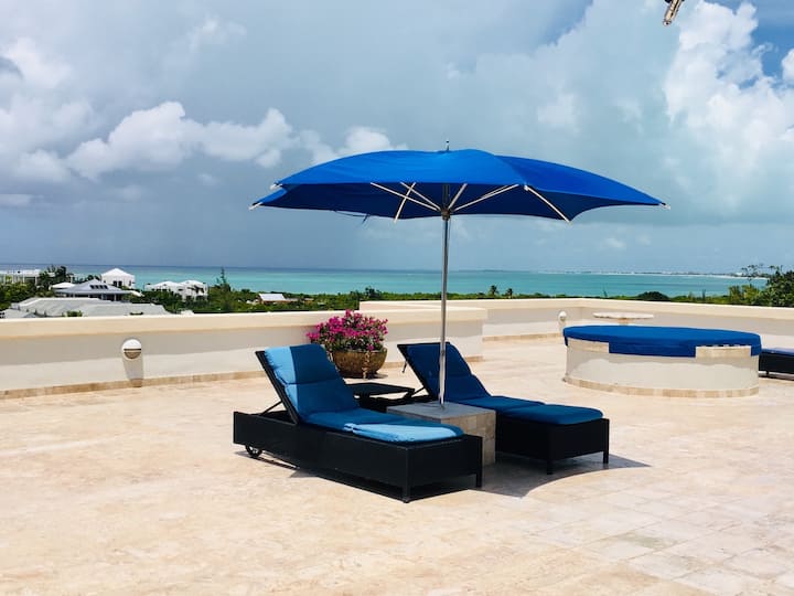 Impresionantes Vistas Al Mar - Breezy Contemporary Condo - A Pasos De La Playa. - Islas Turcas y Caicos