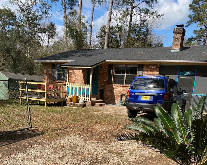 Tackle Box At Lake Talquin - Lake Talquin State Forest, Tallahassee